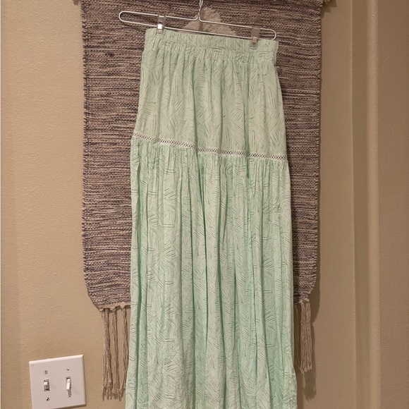 Moon River | Skirts | Moon River Green Tiered Maxi Skirt Casual Resort ...